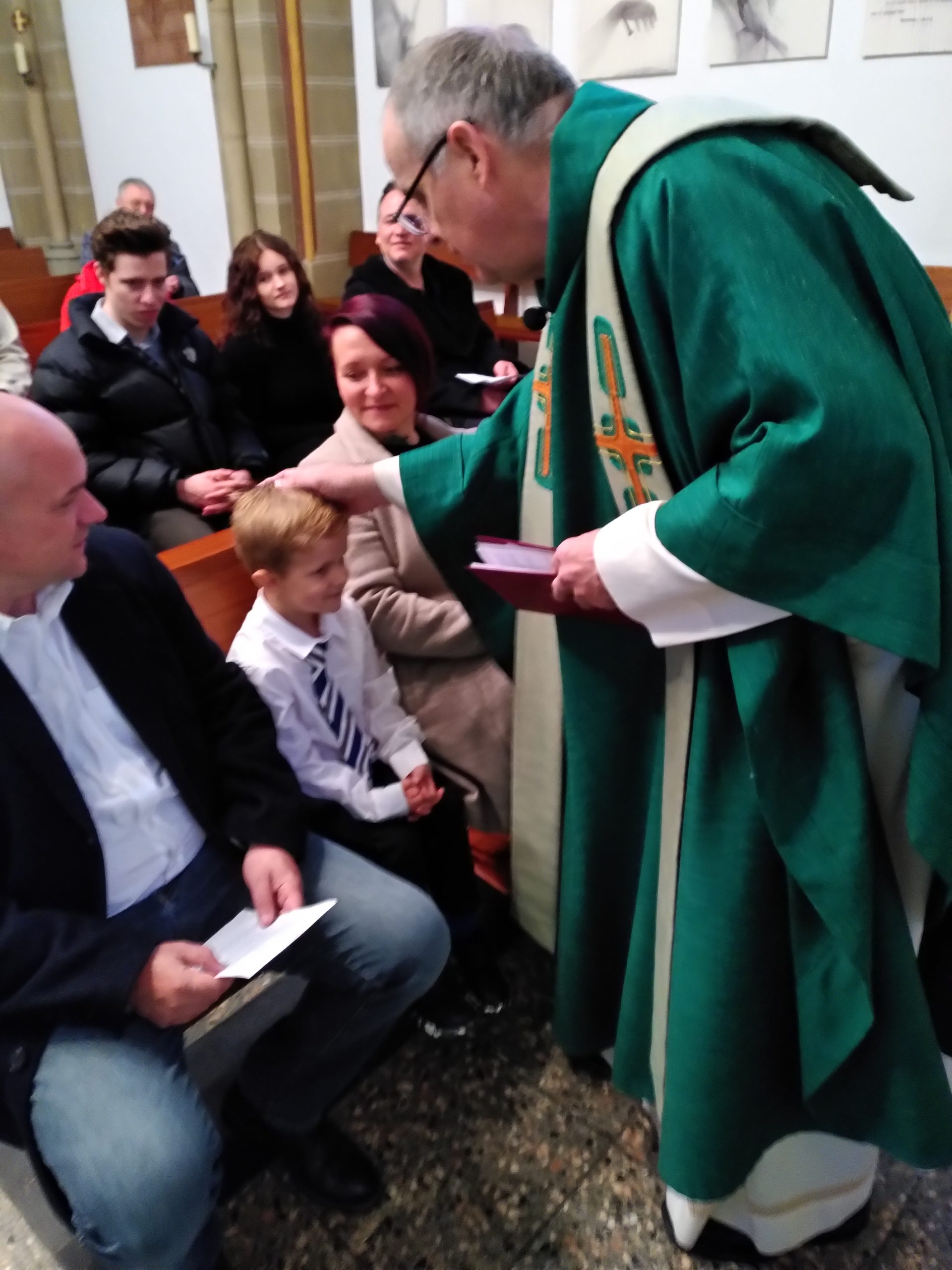 Taufe von Till Böhmer – Katholisches Bistum der Alt-Katholiken in Deutschland